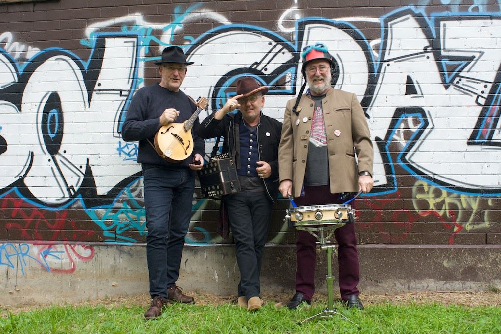 Traditional Graffiti at the Newcastle & Hunter Valley Folk Club Inc ...